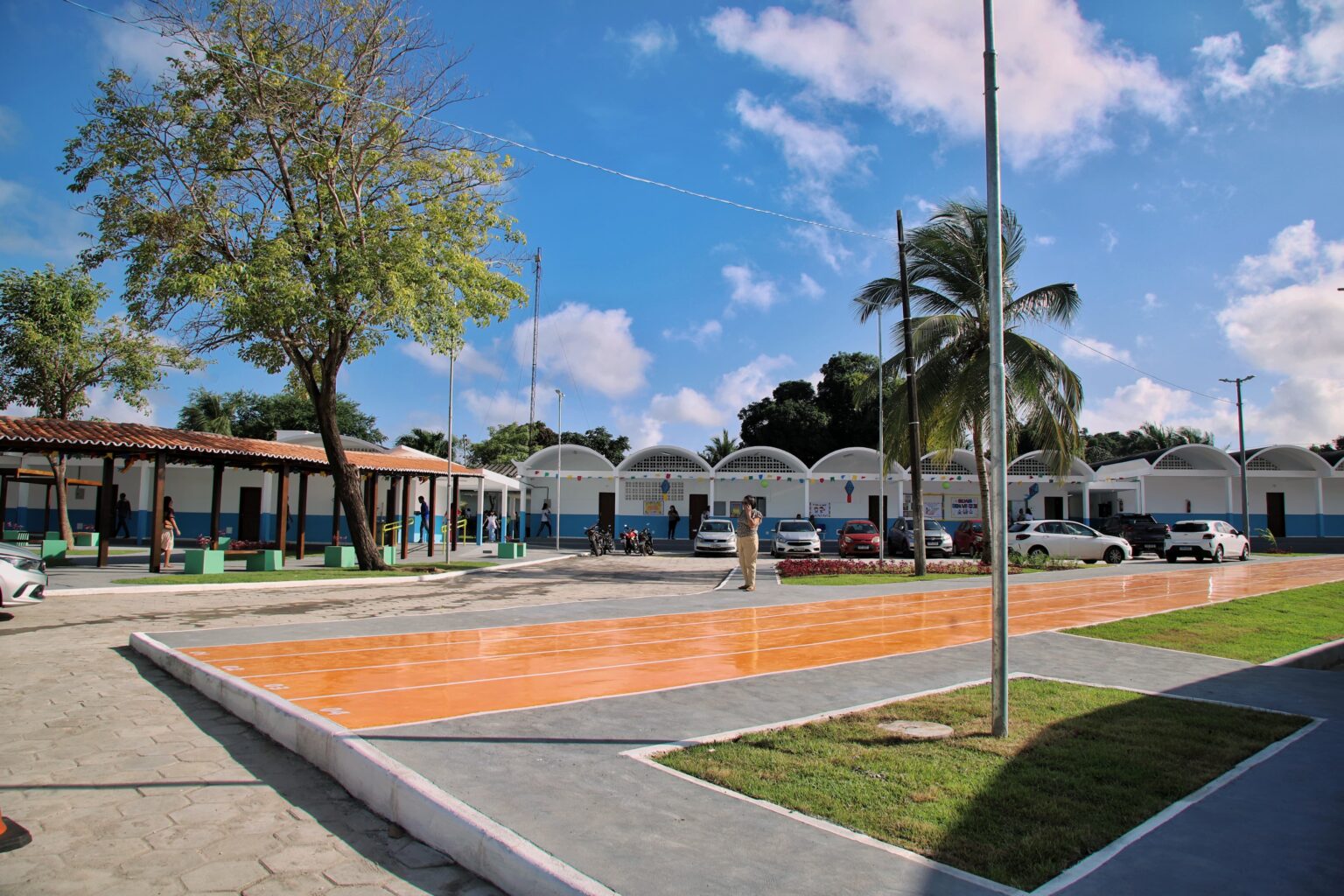 ANIL – UEB Professor Sá Valle ganha nova quadra poliesportiva e espaço ...